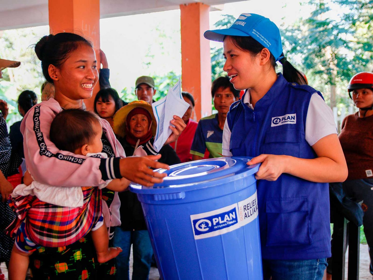 ¿Qué hacemos? Trabajamos por la infancia | Plan International